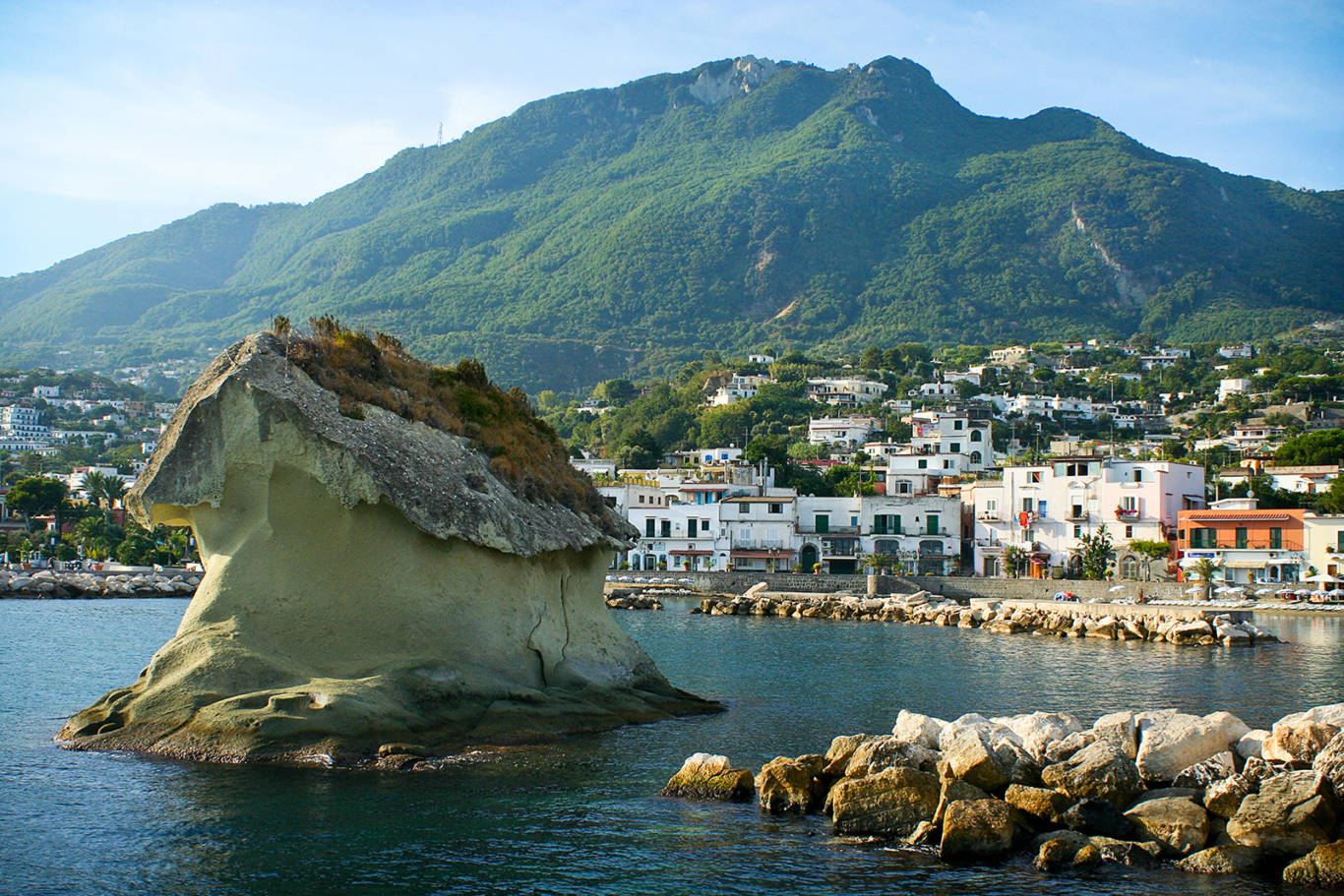 Isola di Ischia - Tra Trekking, mare, relax e benessere - Italiaontour!